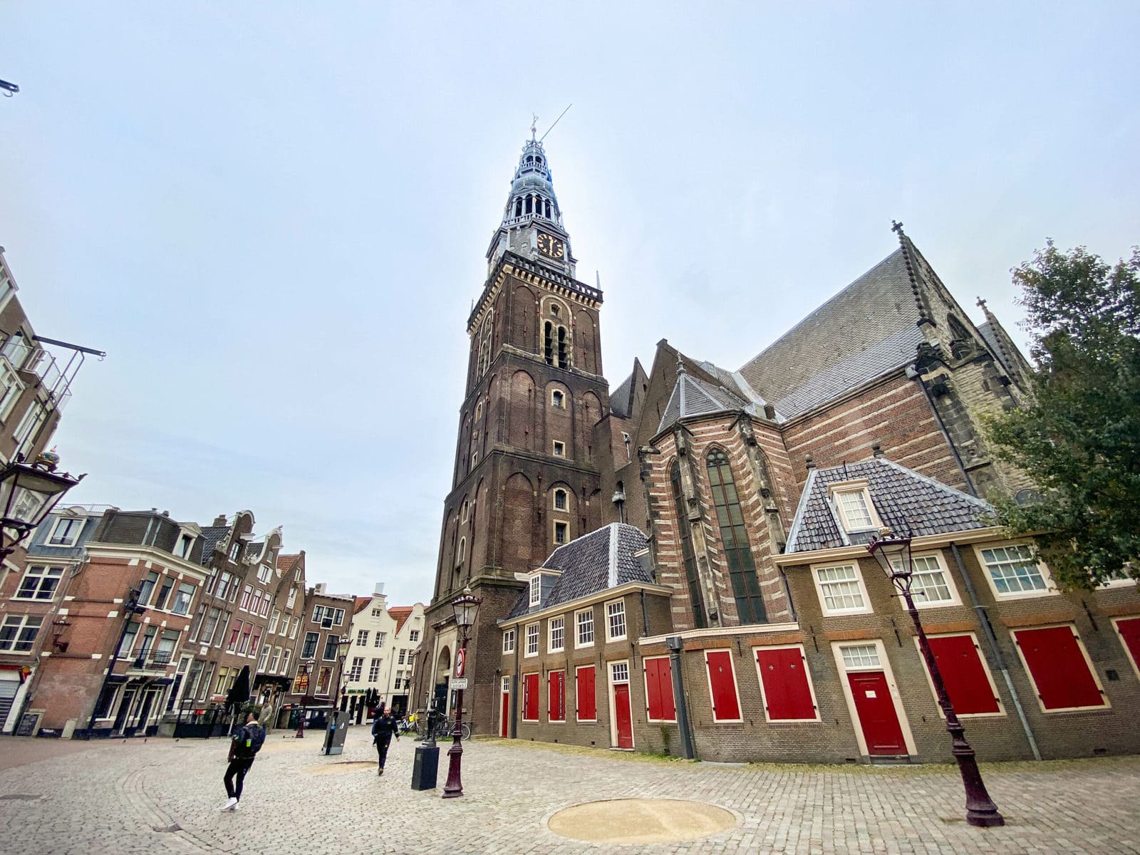 Oude Kerk Amsterdam: Öffnungszeiten & Infos 2025