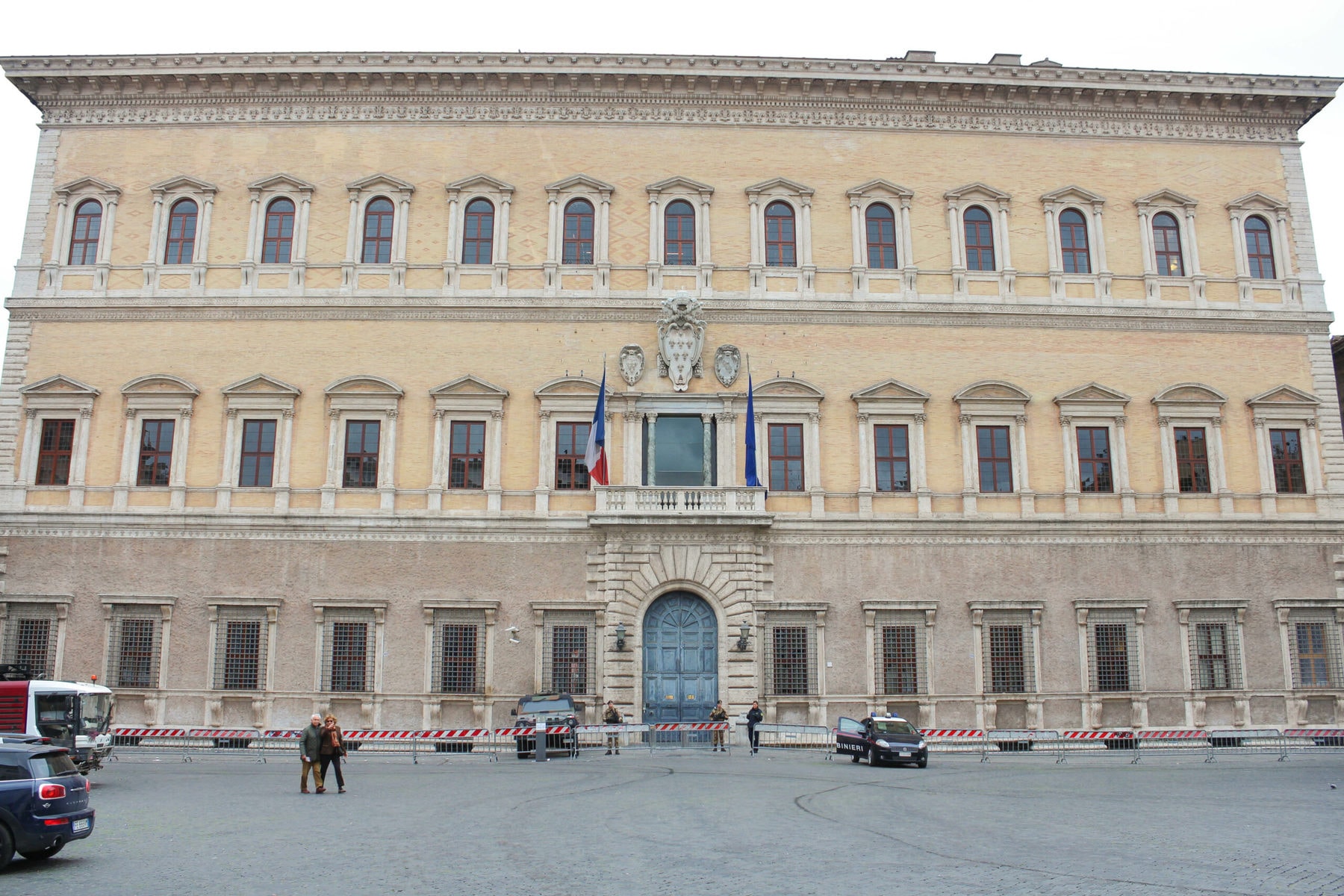 Palazzo Farnese: the french consulate. How to get hold of tickets?