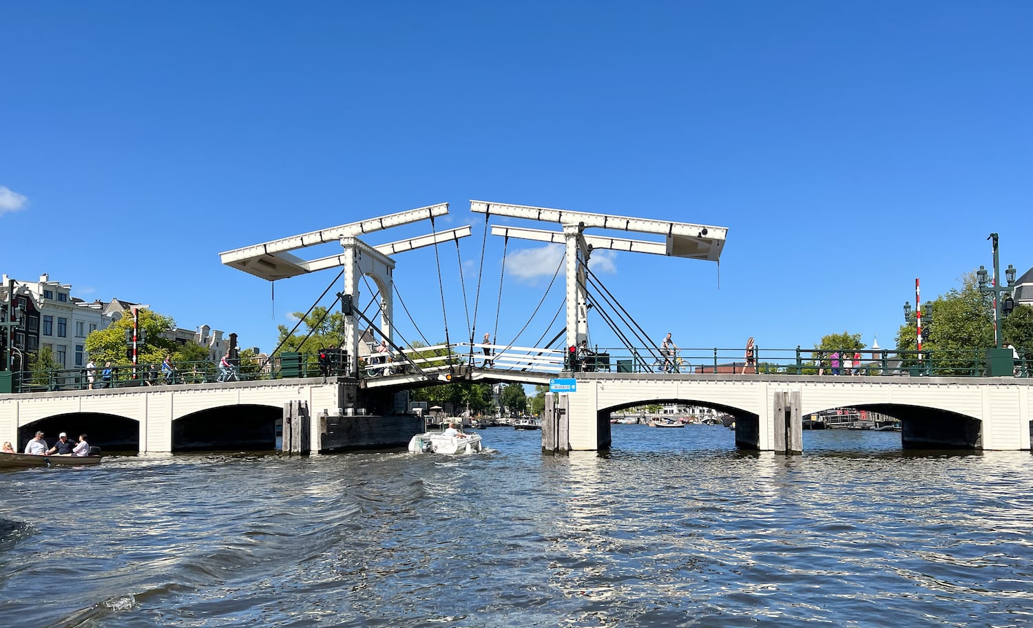 Die Magere Brug in Amsterdam: Lohnt sich der Besuch?
